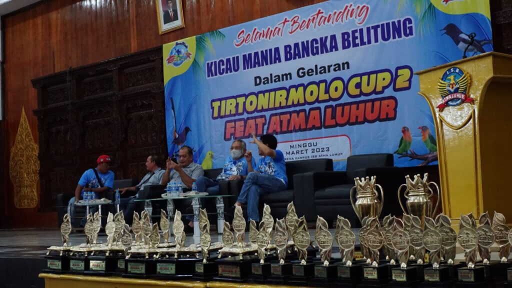 LOMBA KICAU MANIA – ISB Atma Luhur LOMBA KICAU MANIA – ISB Atma Luhur